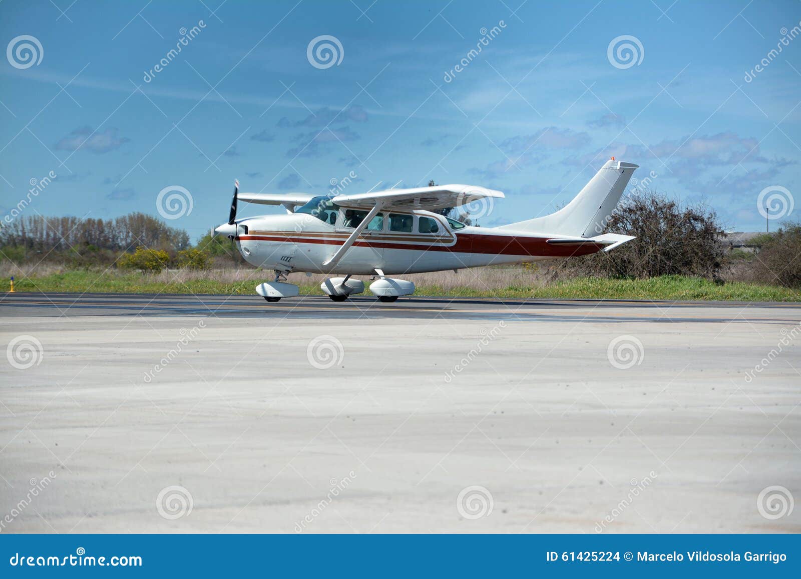 181 Cesna Plane Stock Photos - Free & Royalty-Free Stock Photos from ...