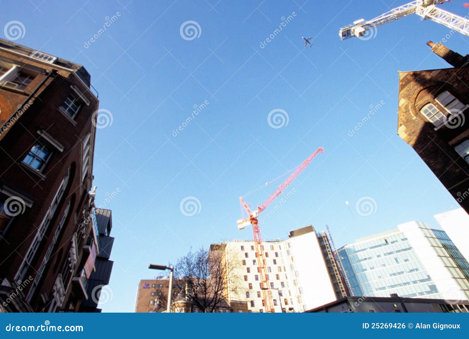 Plane Flying Over London Stock Images - 143 Photos