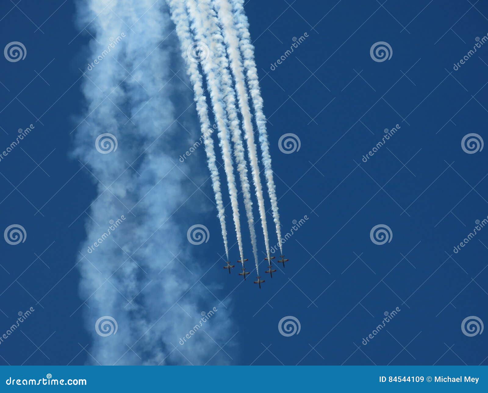 Airplane Formation Royalty-Free Stock Photo | CartoonDealer.com #33856275