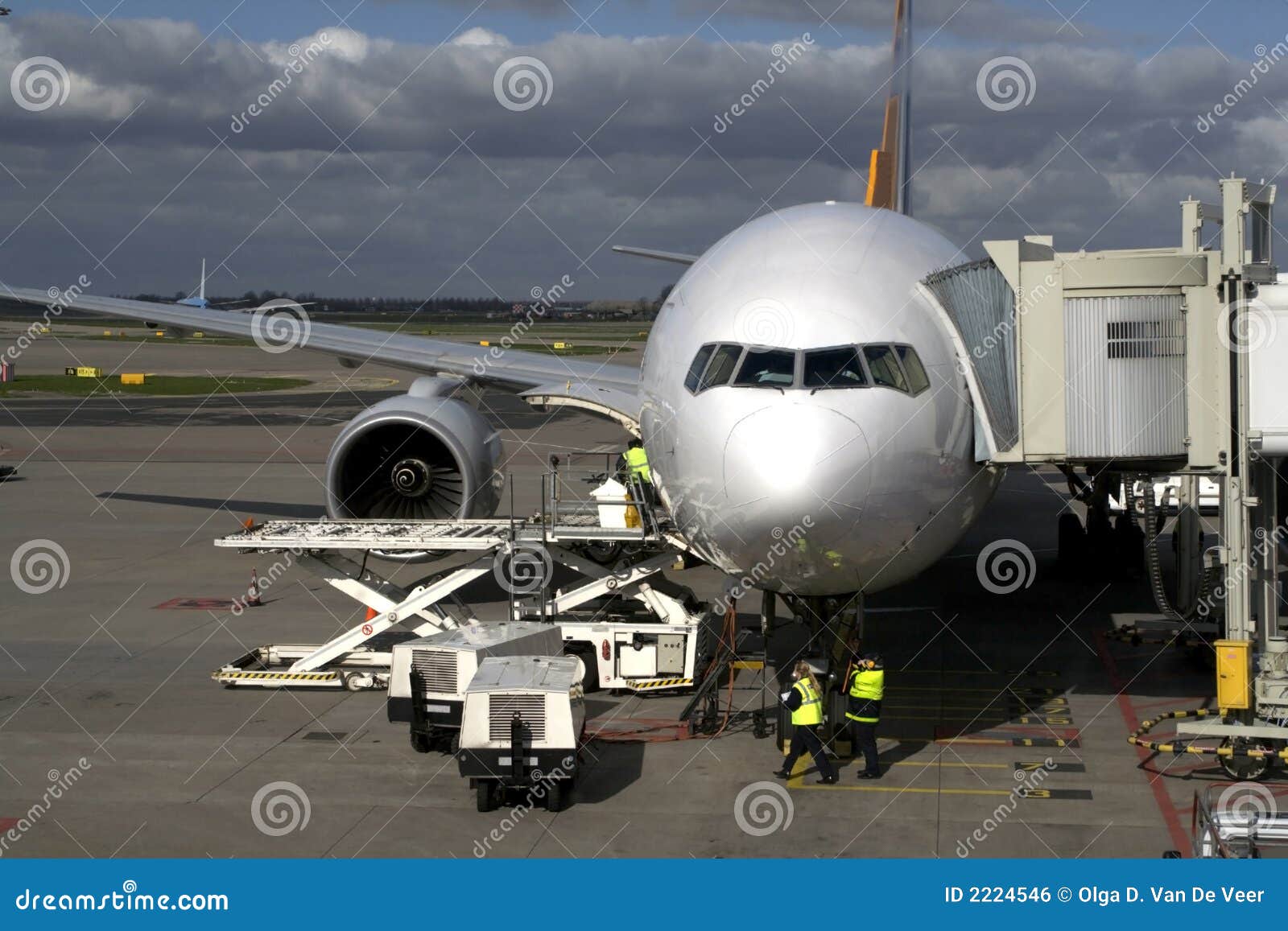 Airplane at gate stock photo. Image of people, airport - 2224546