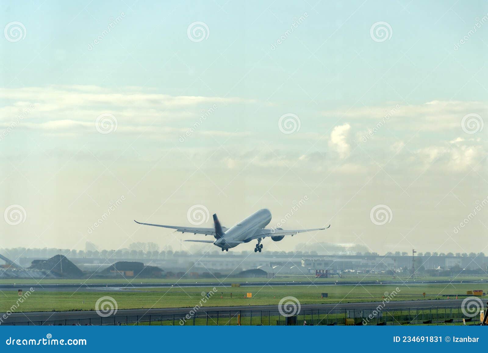 Airplane Jet while Taking Off Stock Image - Image of airliner, airplane ...