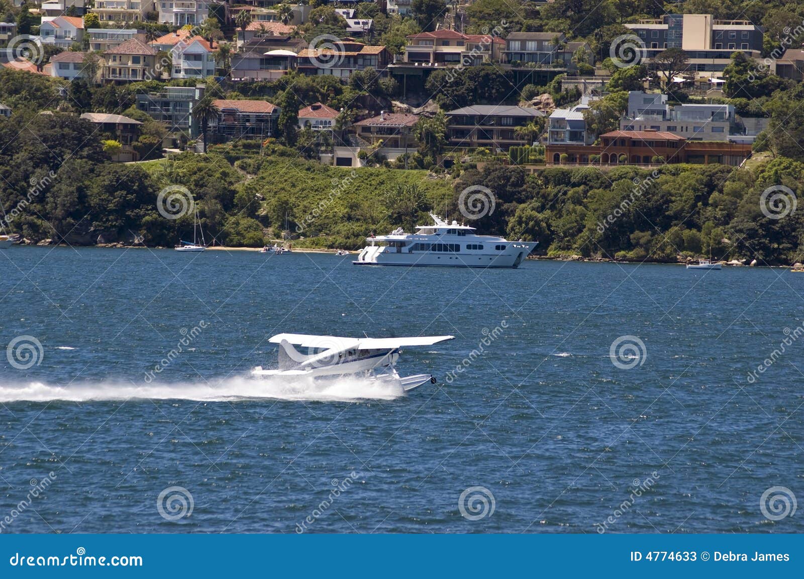 Airplane Landing On Water Picture. Image: 4774633