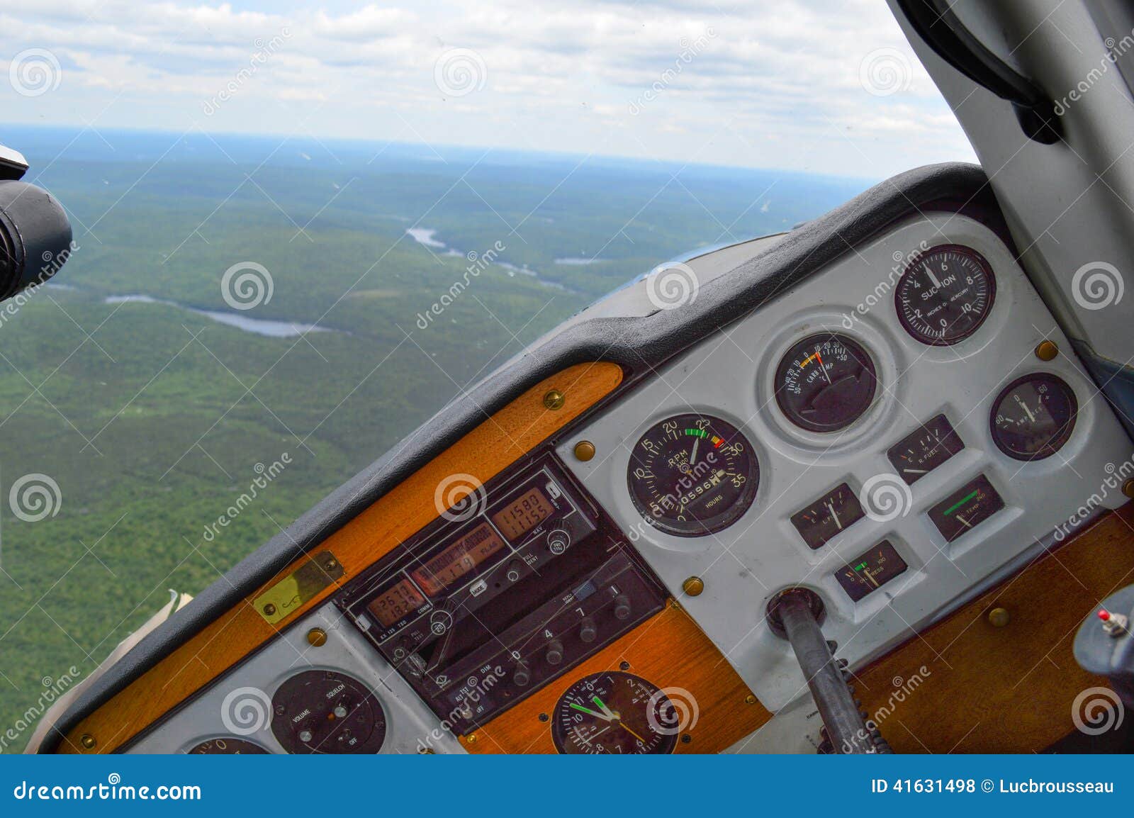 Airplane left stock photo. Image of airplane, angle, flying - 41631498