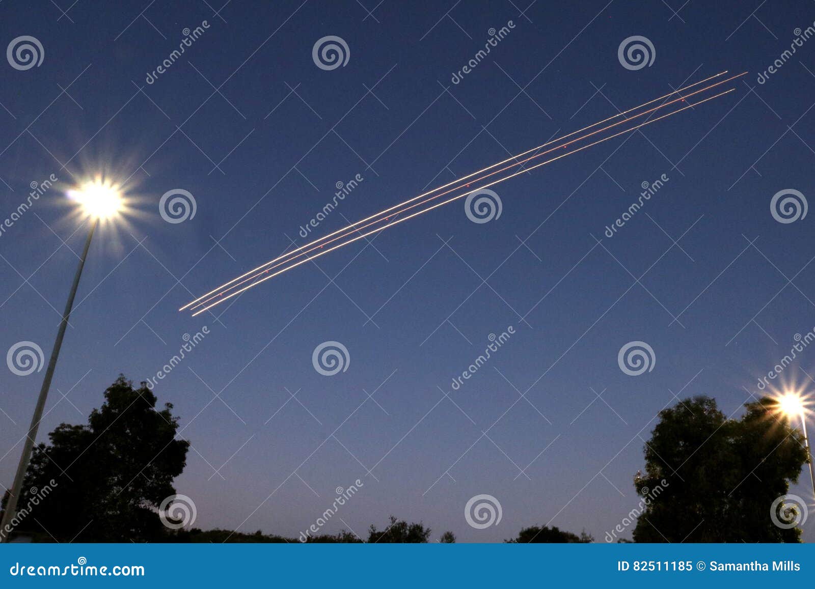 Airplane light trail stock image. Image of light, takingoff - 82511185