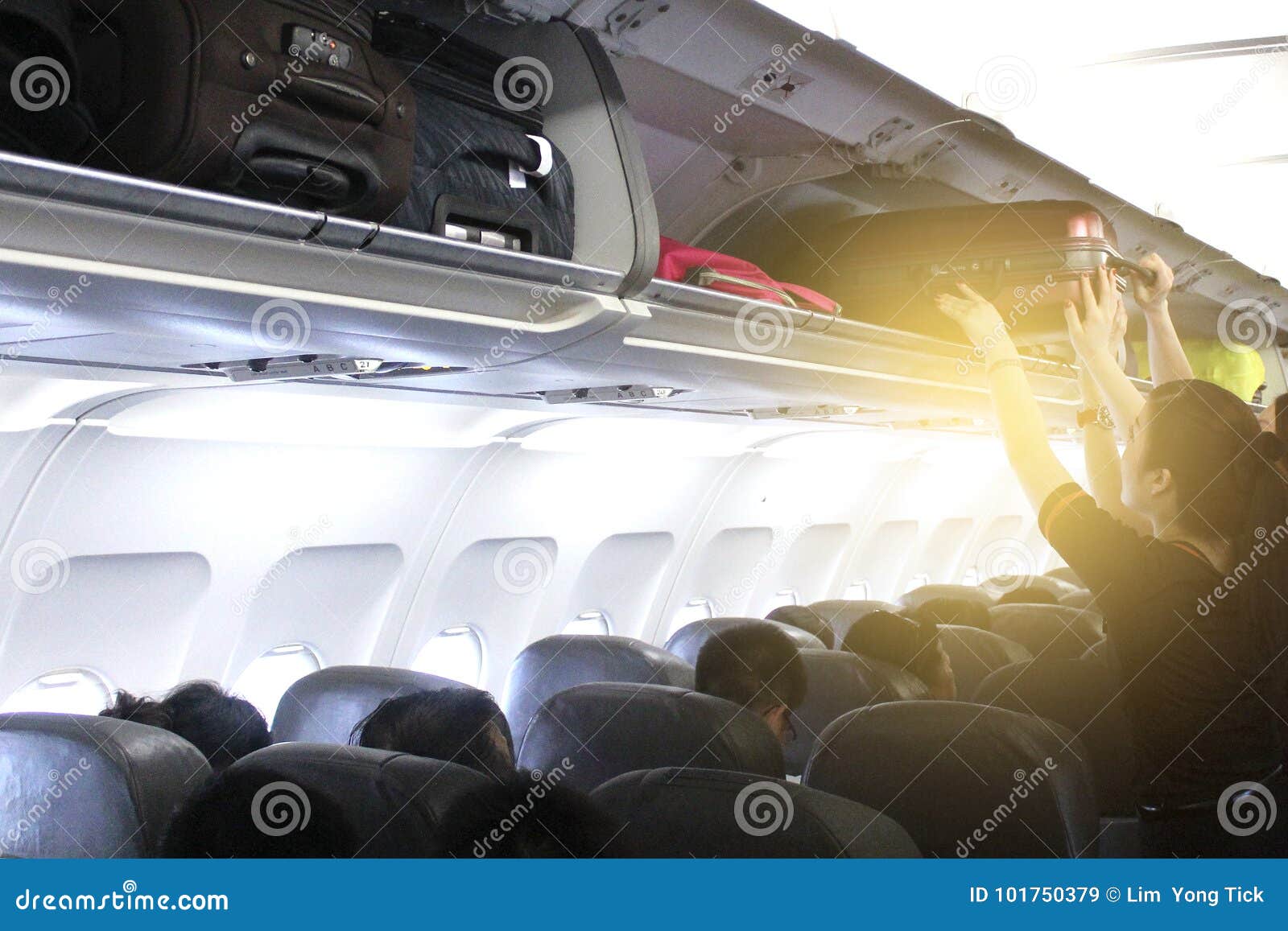 Airplane luggage loading editorial stock image. Image of girl - 101750379