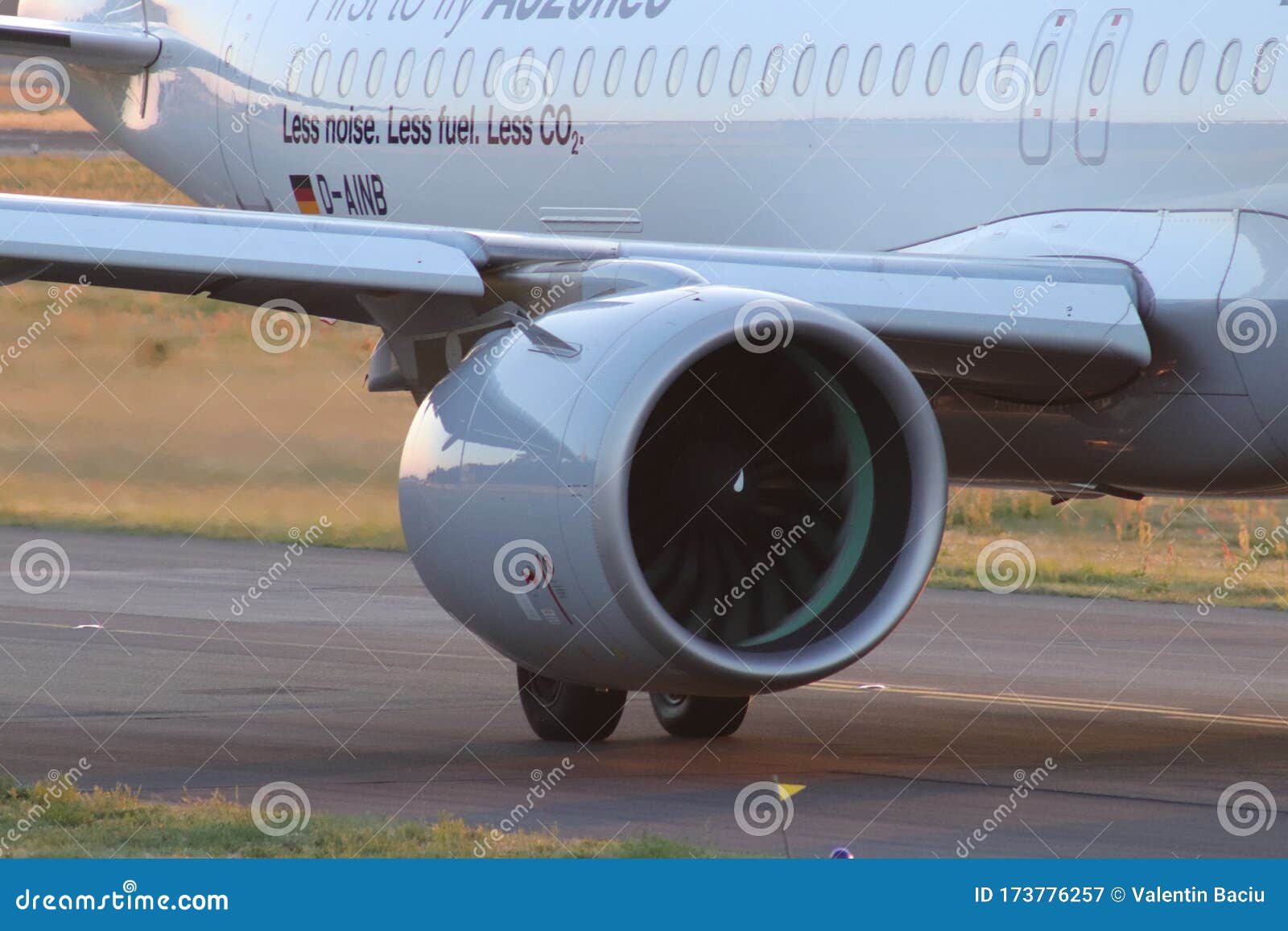 Airplane Motor Ready for Take Off Editorial Photography - Image of ...