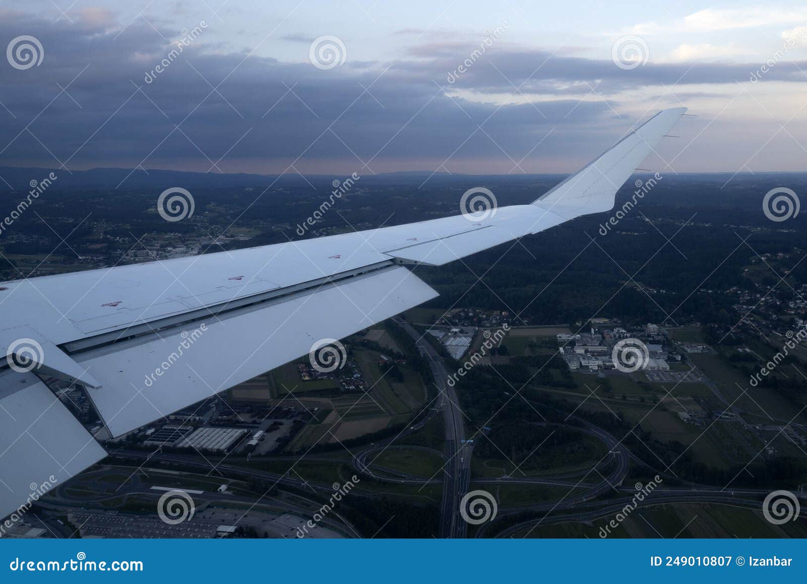 Airplane Open Flaps while Landing Stock Image - Image of flaps, brake ...