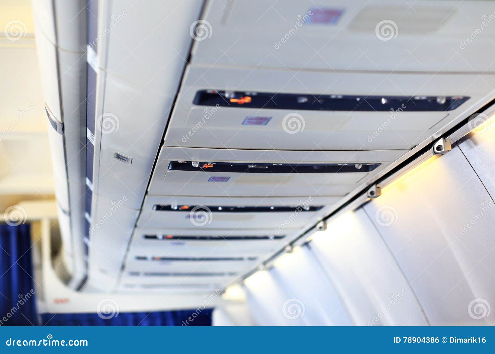 Airplane Overhead Symbol For Mandatory Mask Wearing For COVID-19 Stock ...