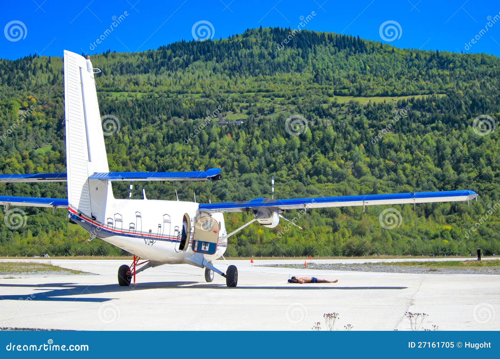 Airplane and Pilot, Georgia Stock Image - Image of airliner, arrival ...