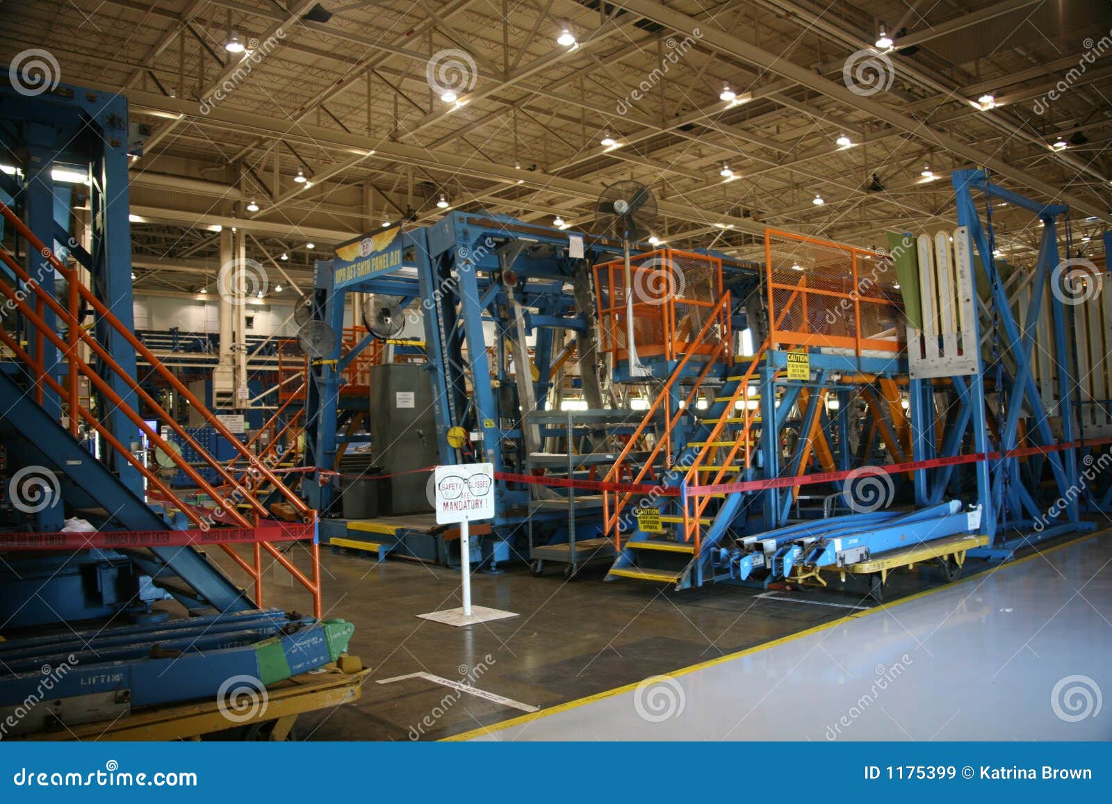 Airplane Production Factory Stock Image - Image of fuel, labor: 1175399