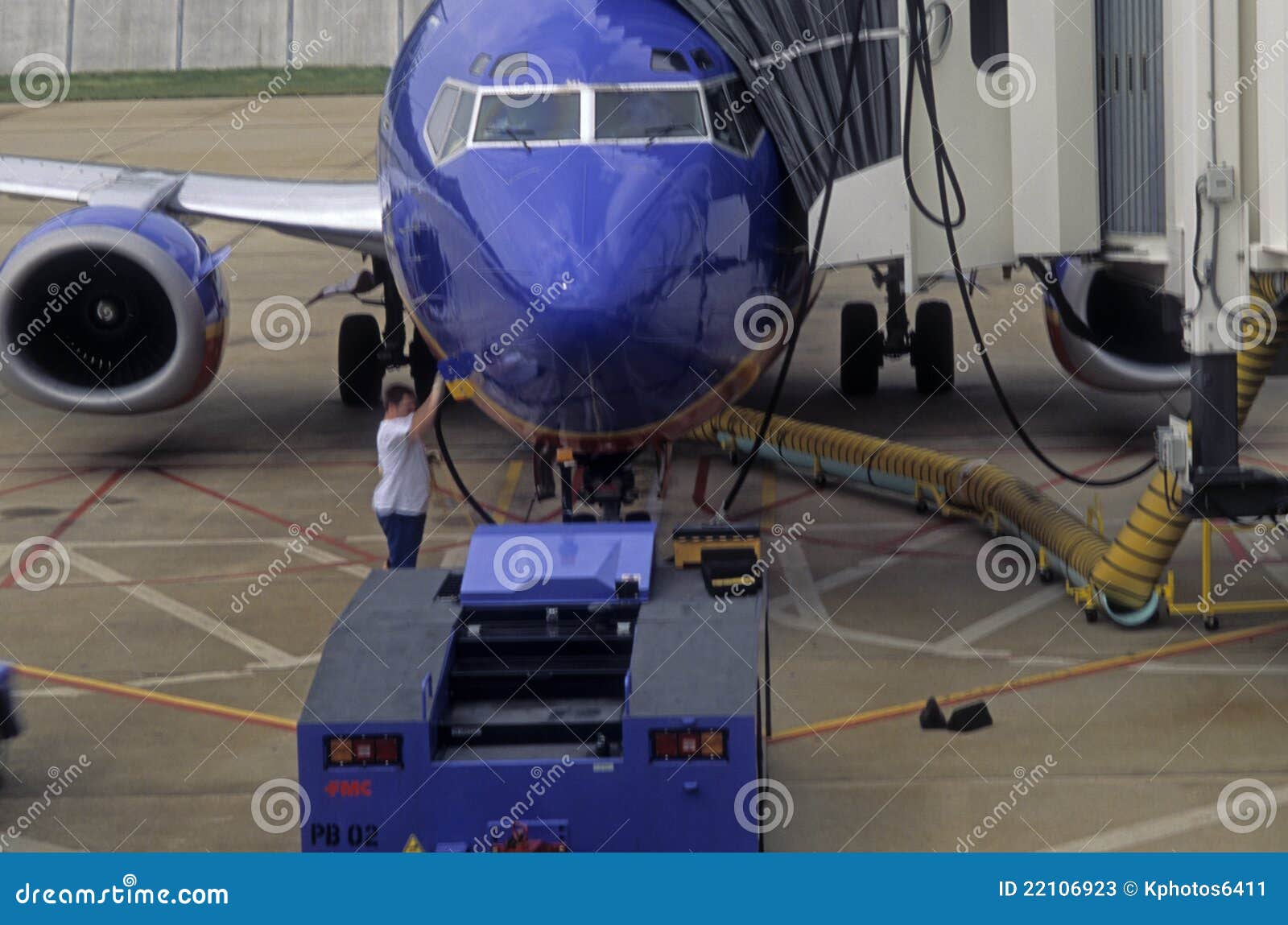 Airplane refueling editorial stock photo. Image of ground - 22106923