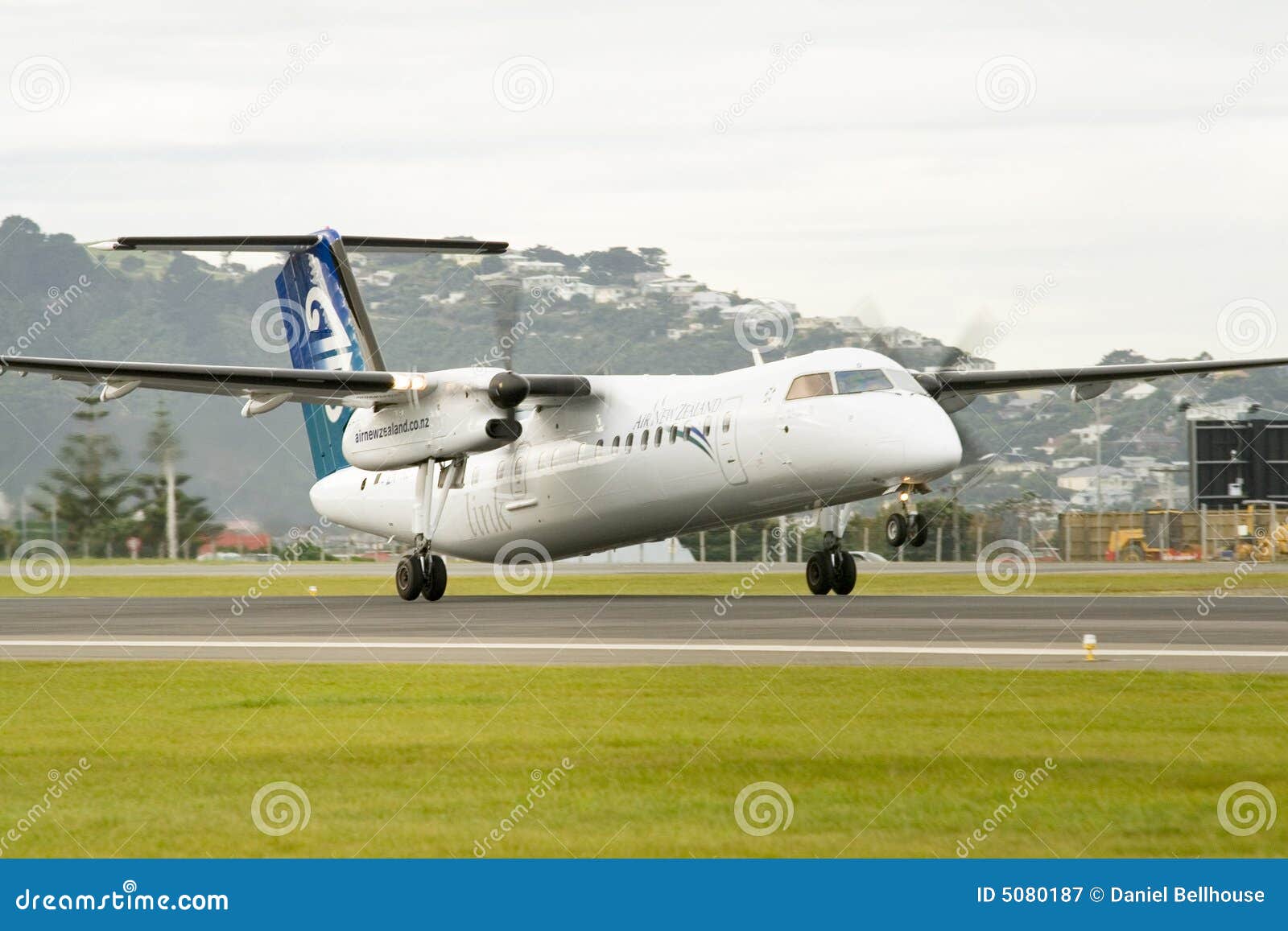 Airplane on runway editorial photography. Image of mountain - 5080187