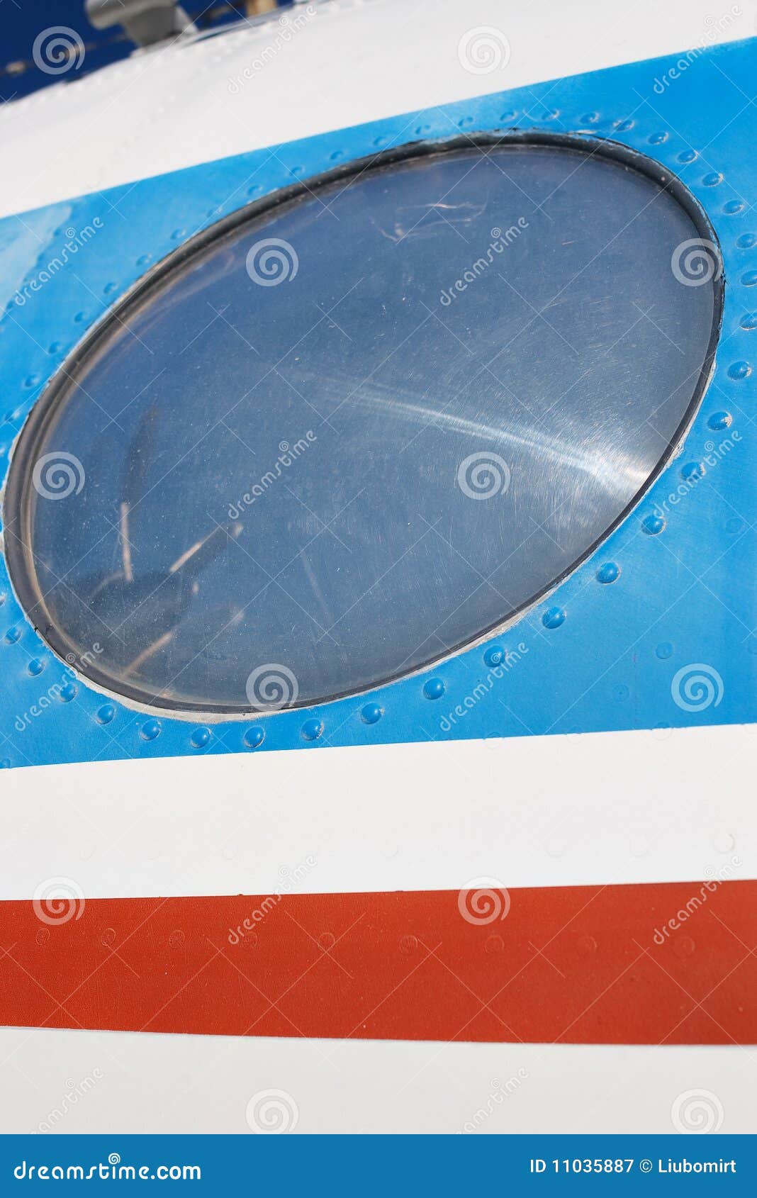 Airplane Side Window from Outside Stock Image - Image of white, blade ...