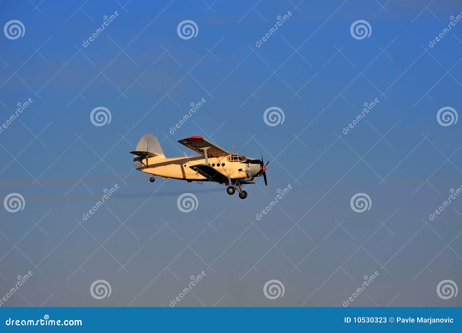 Airplane spraying stock image. Image of yellow, illusin - 10530323