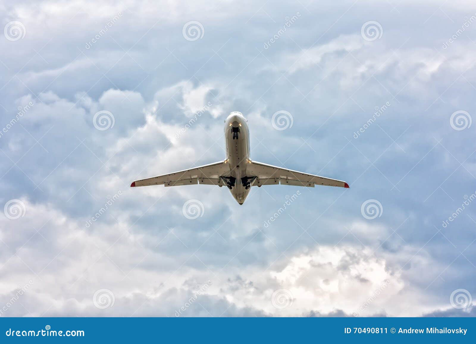570 Airplane Dramatic Off Take Stock Photos - Free & Royalty-Free Stock ...