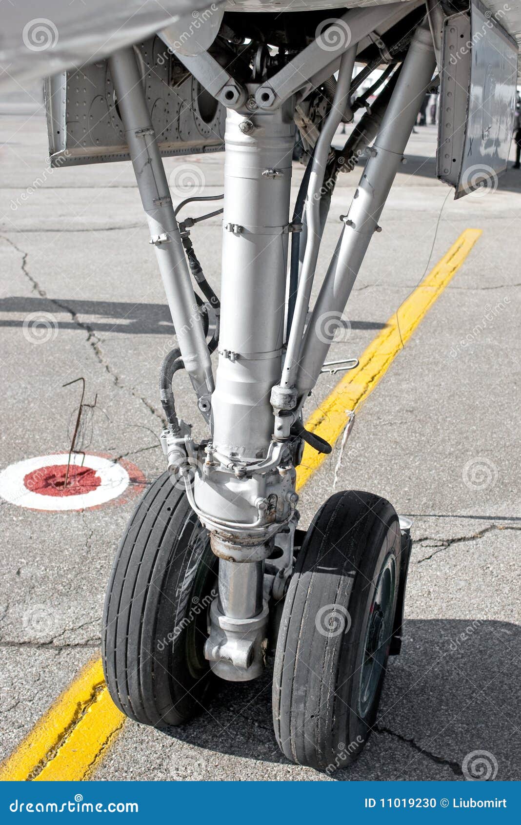 Airplane undercarriage stock photo. Image of yellow, detail - 11019230