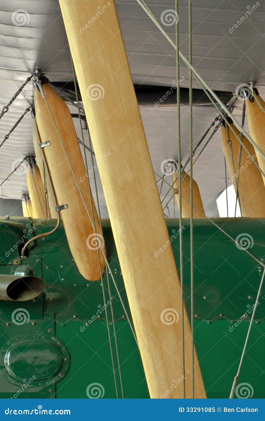 Airplane Vintage Bi-Wing Struts Stock Image - Image of green, metal ...