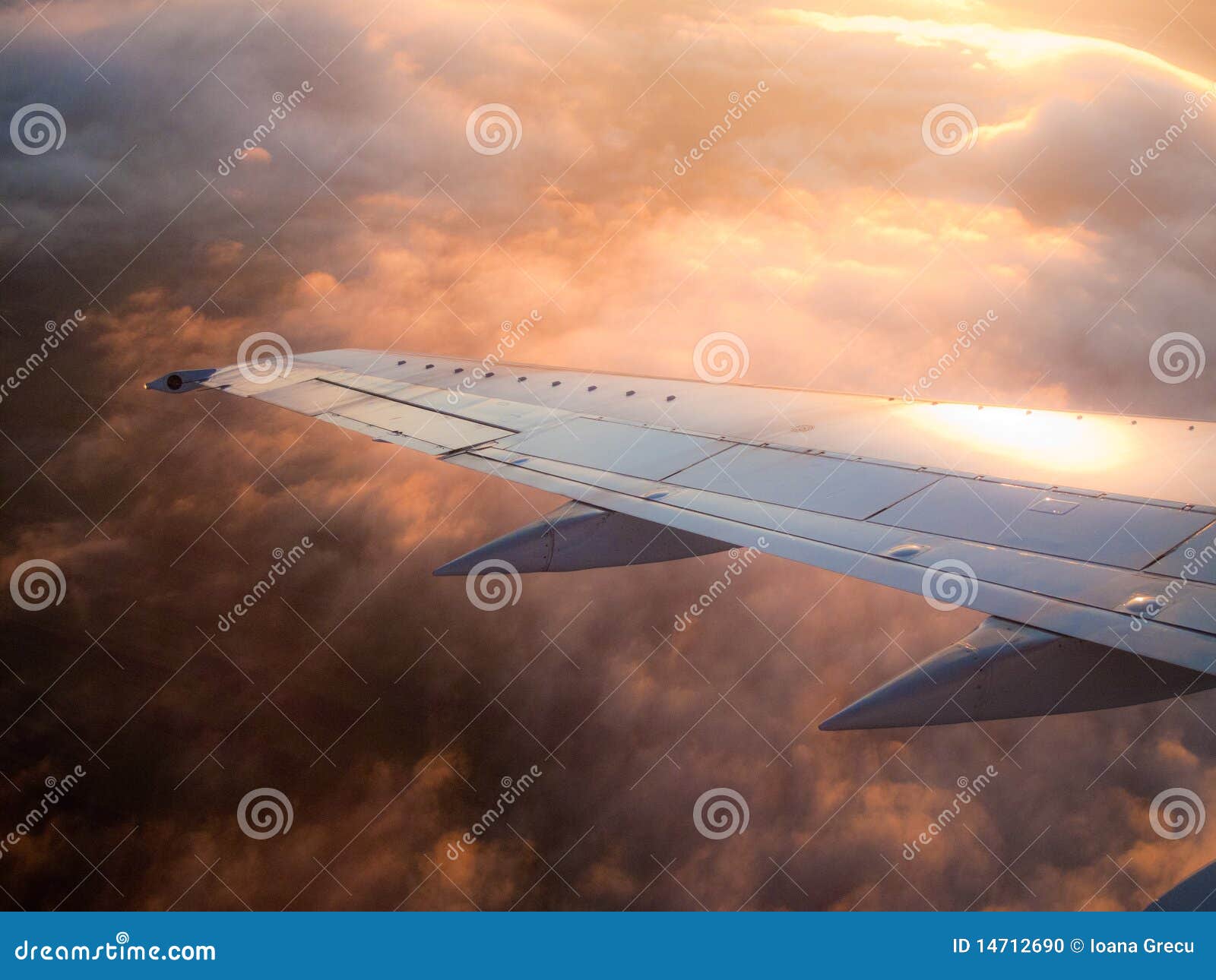 Airplane Wing Stock Photo | CartoonDealer.com #14712690