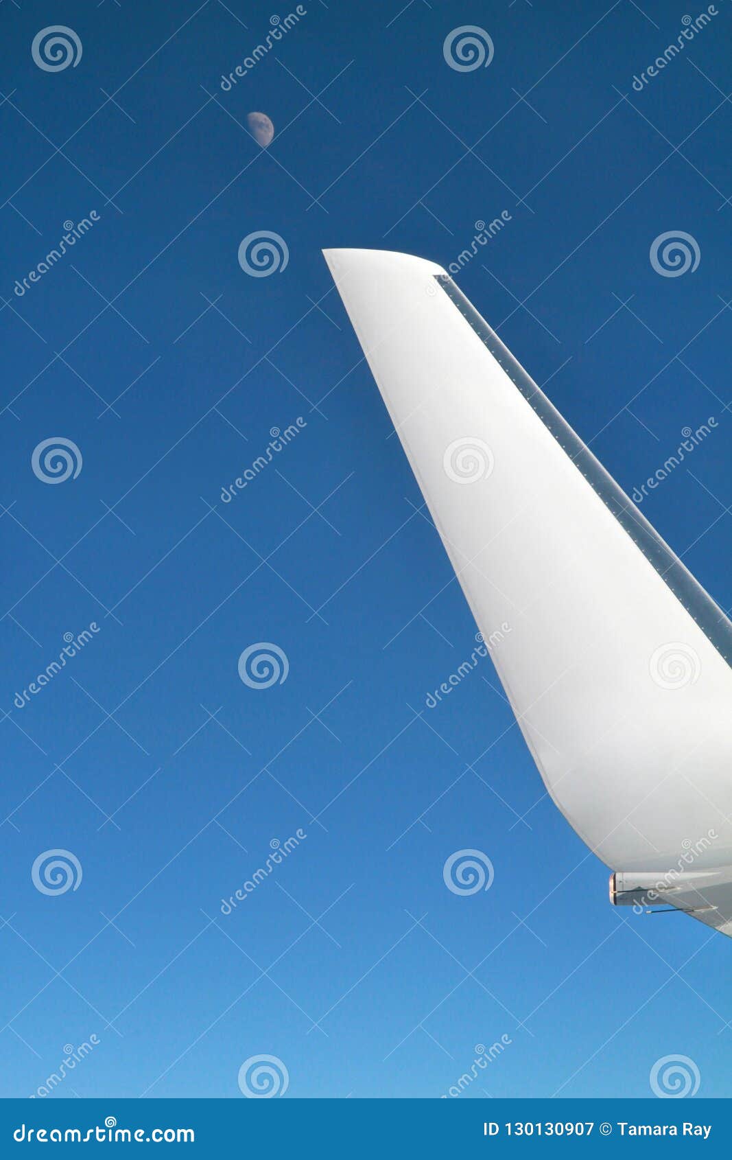 Airplane Wing and the Moon stock image. Image of wing - 130130907