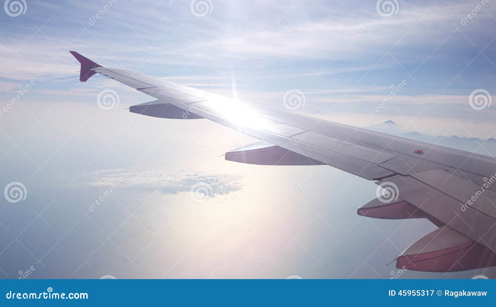 Airplane Wings stock image. Image of nature, flight, cargo - 45955317