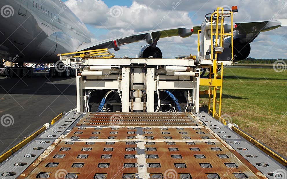 Airport cargo loader stock photo. Image of engine, airport - 6101692