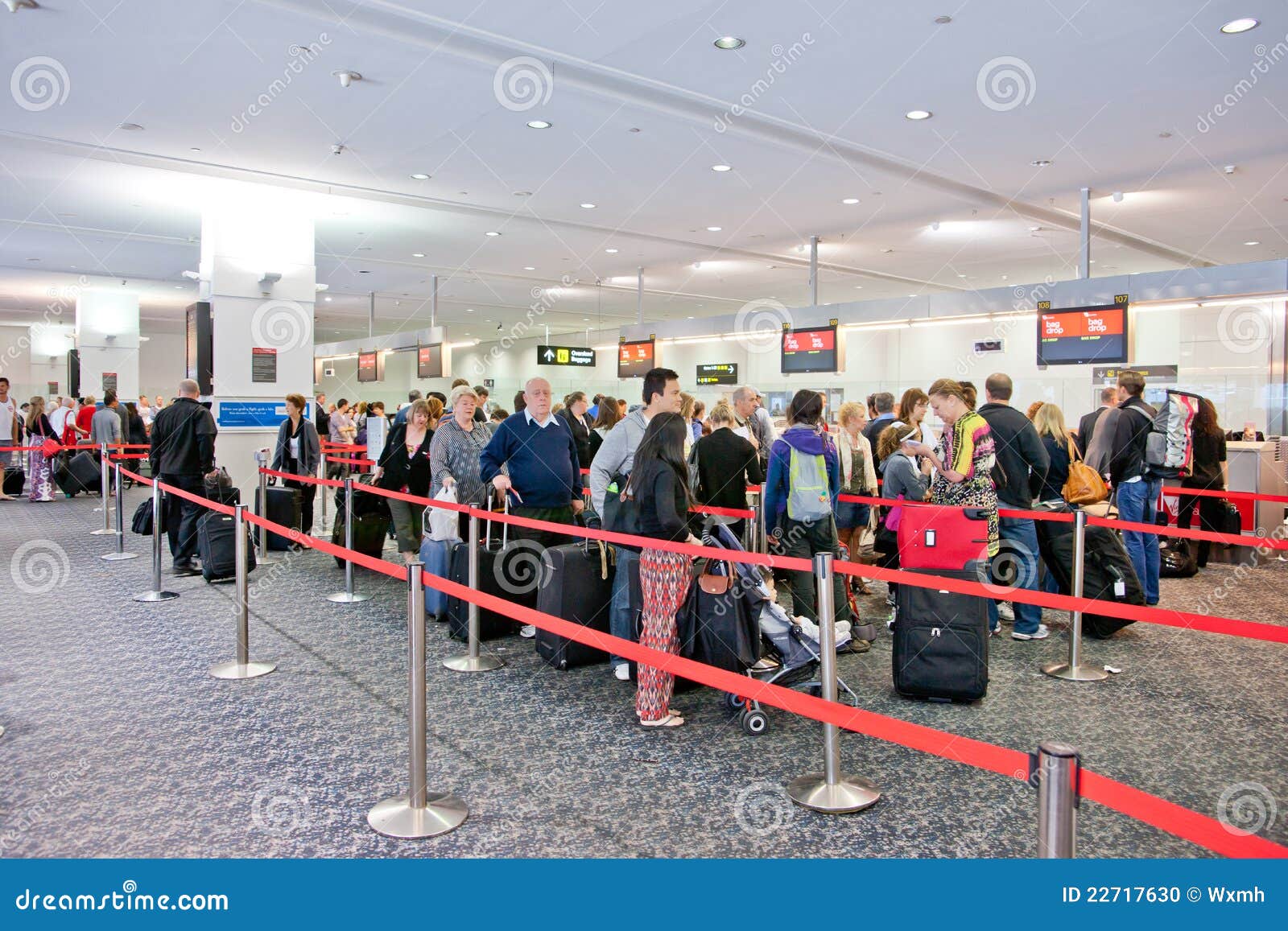 Airport check-in process editorial image. Image of business - 22717630