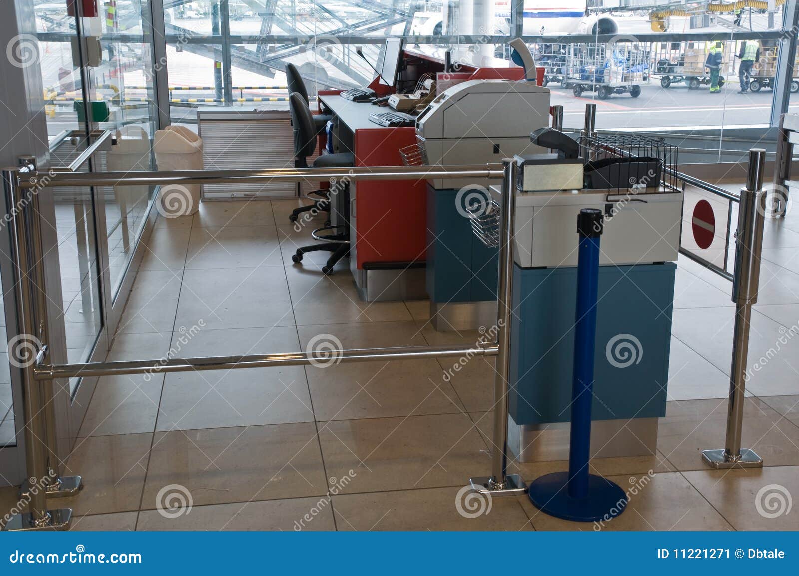 Airport gate counter stock image. Image of metal, desk - 11221271