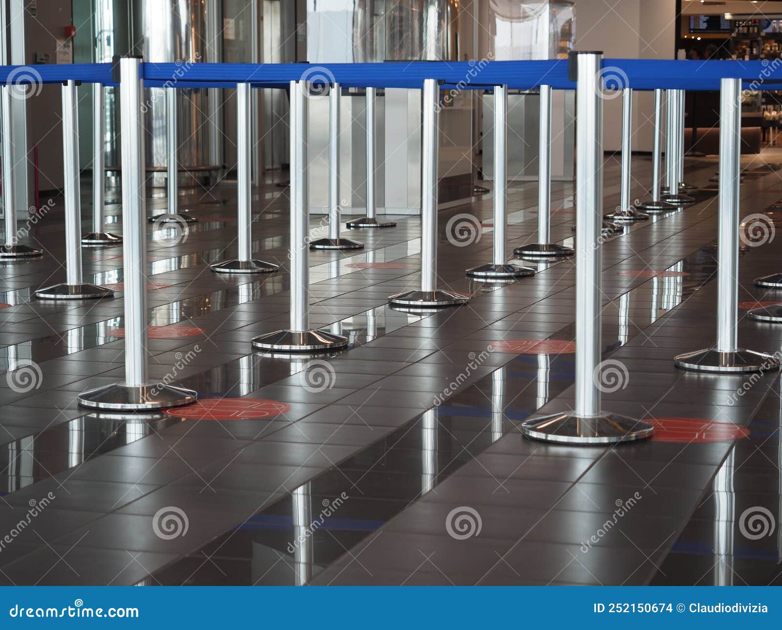 Airport queue lines editorial stock image. Image of queue - 252150674