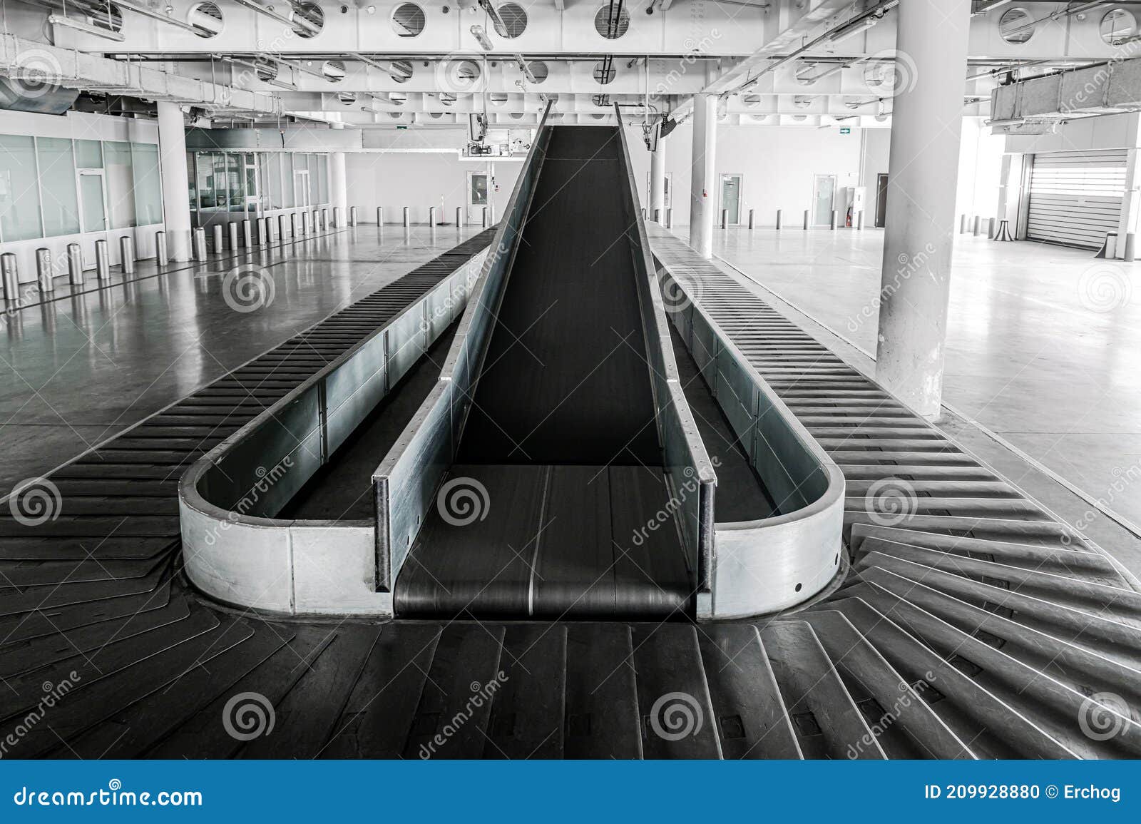 Baggage Carousel Royalty-Free Stock Photo | CartoonDealer.com #6381615