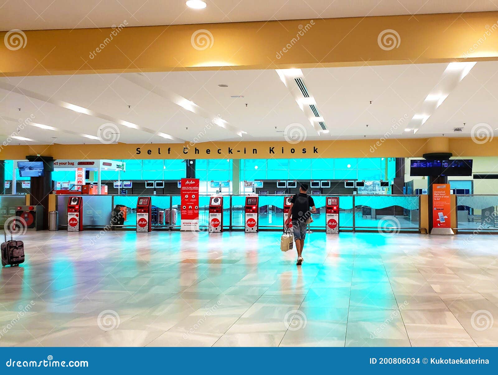 Airport Terminal Hall, Self-service Ticket Machines Editorial Stock ...