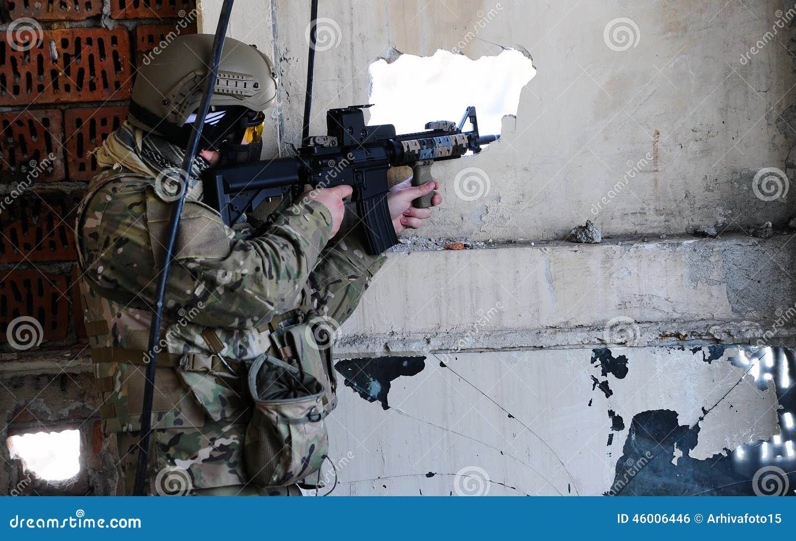 Airsoft stockfoto. Bild von ziegelstein, spielen, sorgfältig - 46006446