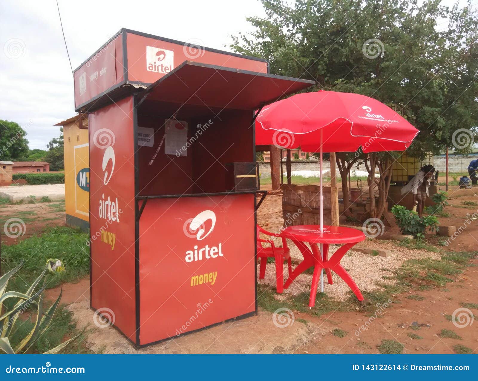 Airtel money editorial stock image. Image of mobile - 143122614