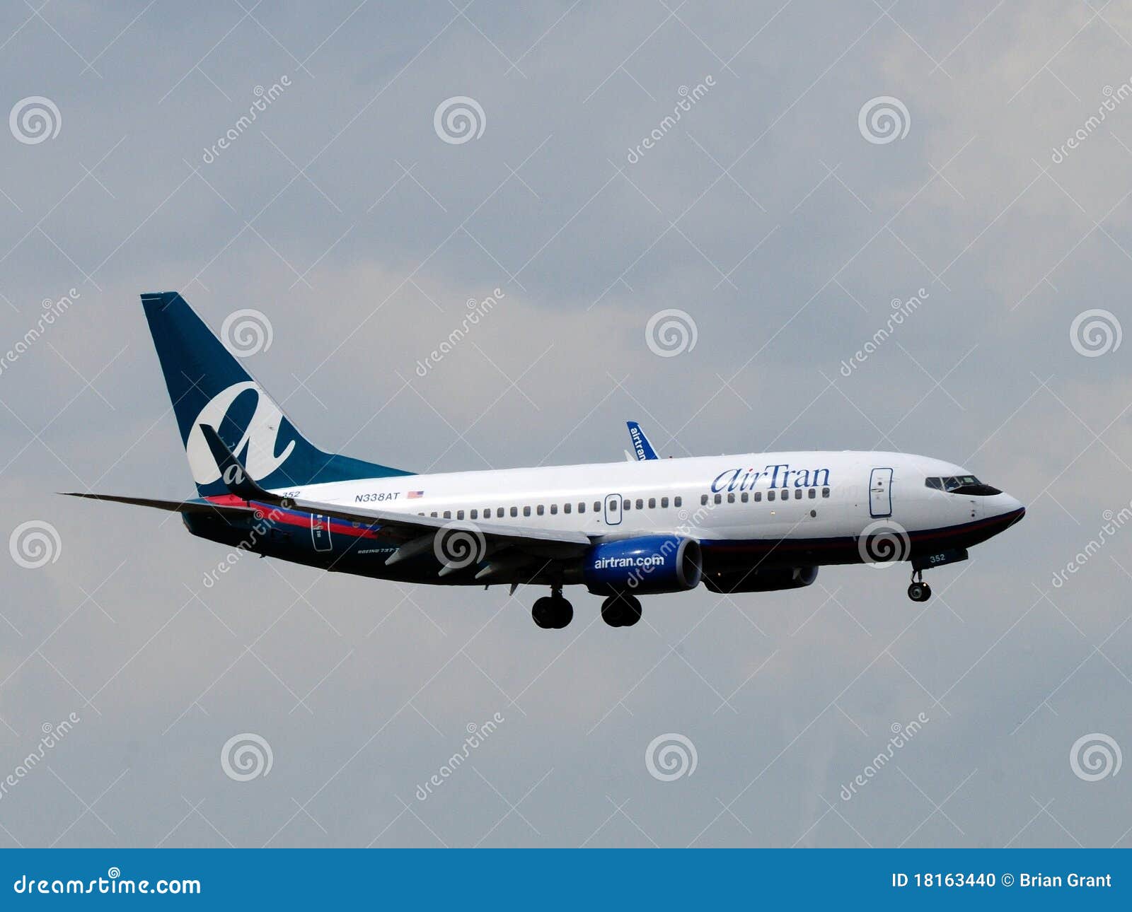 AirTran Boeing 737-700 editorial image. Image of landin - 18163440
