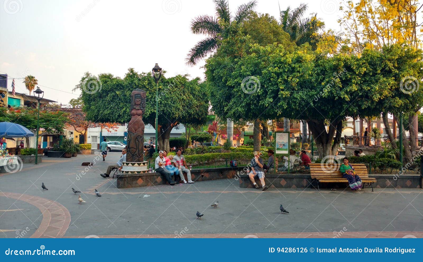 Ajijic main square editorial photo. Image of street, park - 94286126