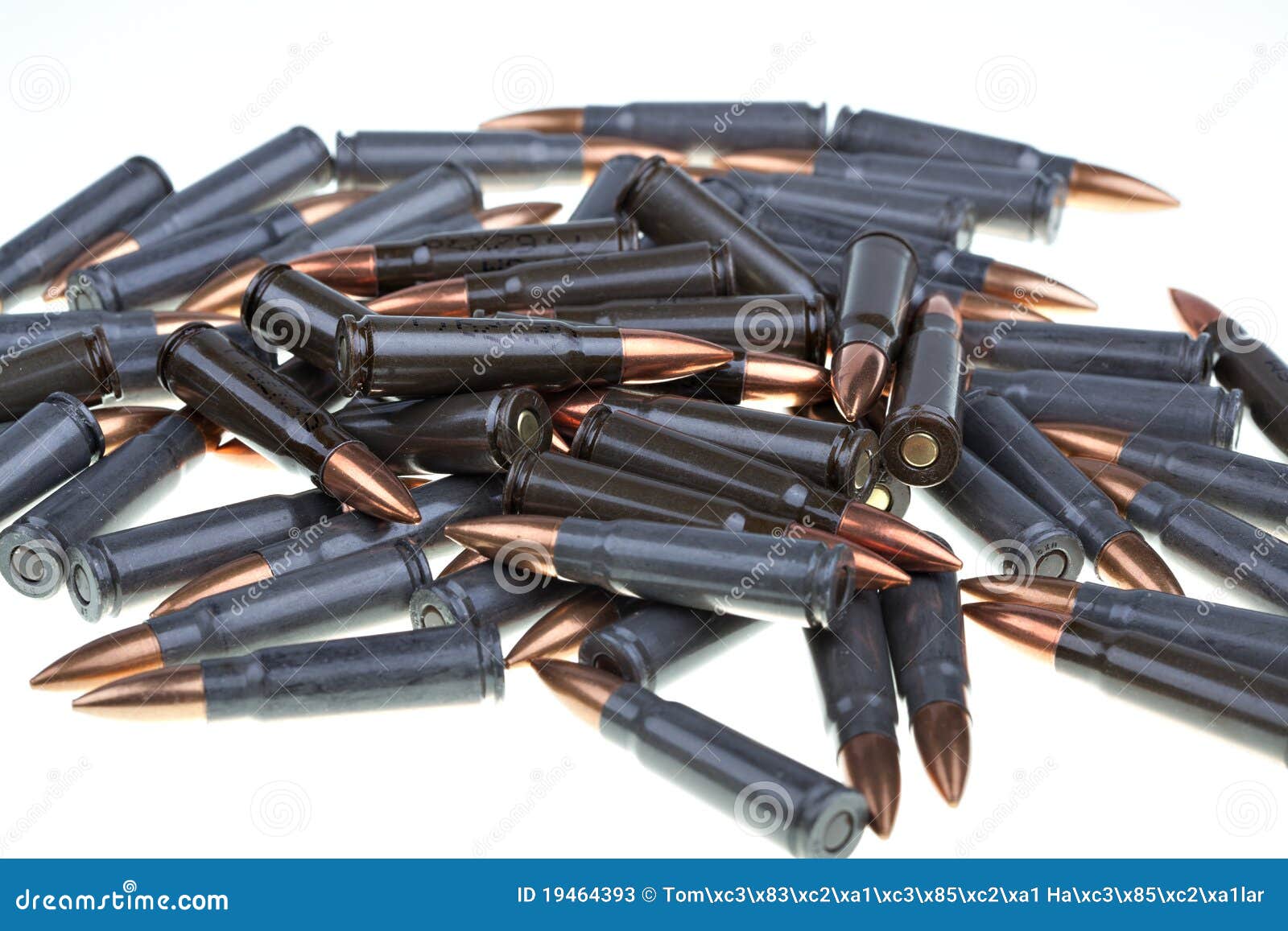 AK 47 munitie met mag stock afbeelding. Image of caliber - 19464393