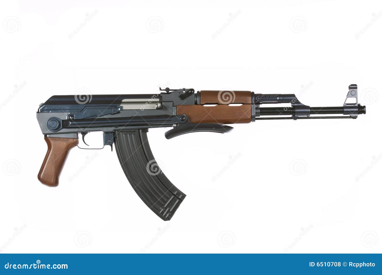 AK47 geweer stock foto. Image of agressie, bescherming - 6510708
