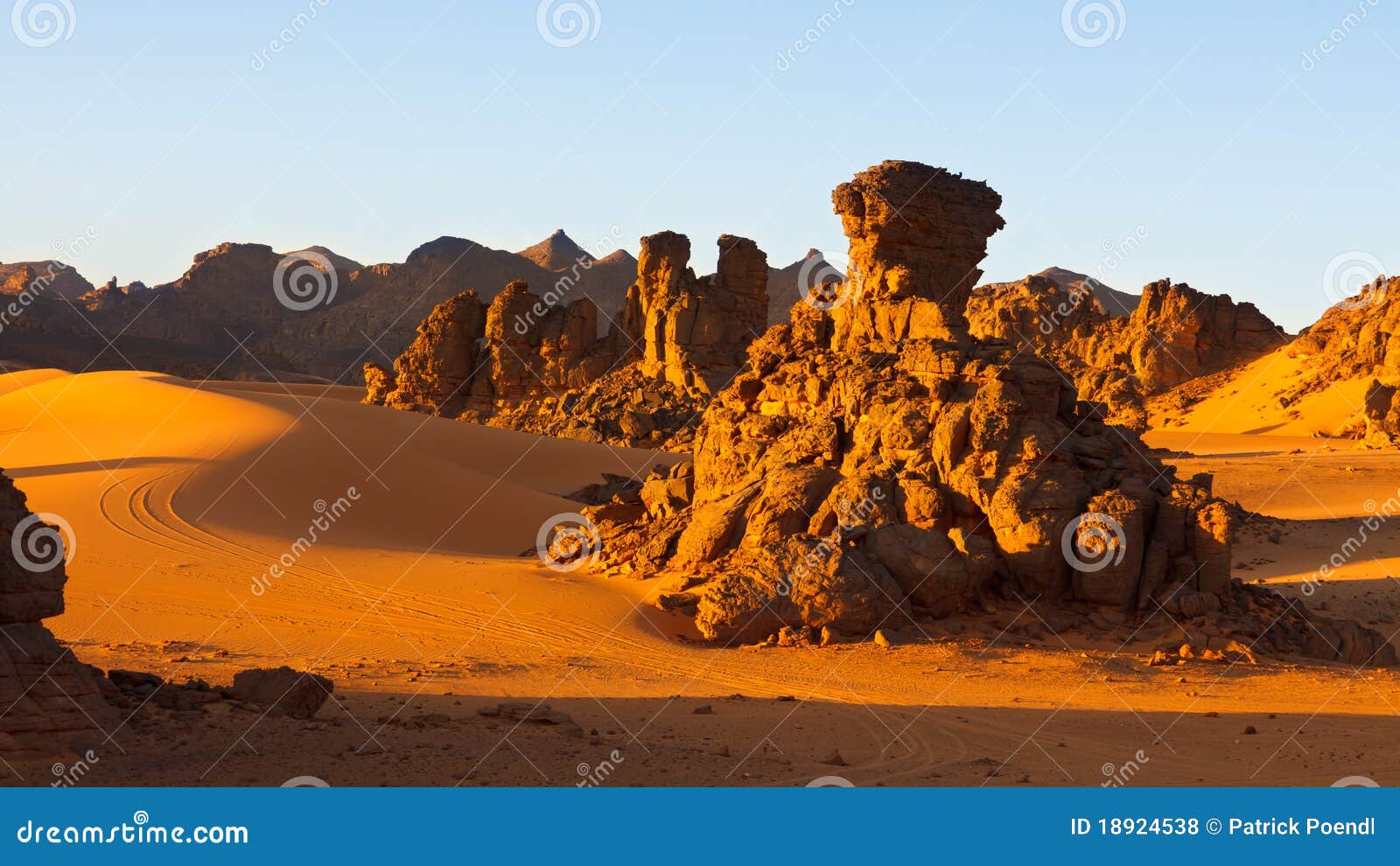 Akakus (Acacus) Mountains, Sahara, Libya Stock Photo - Image of barren ...