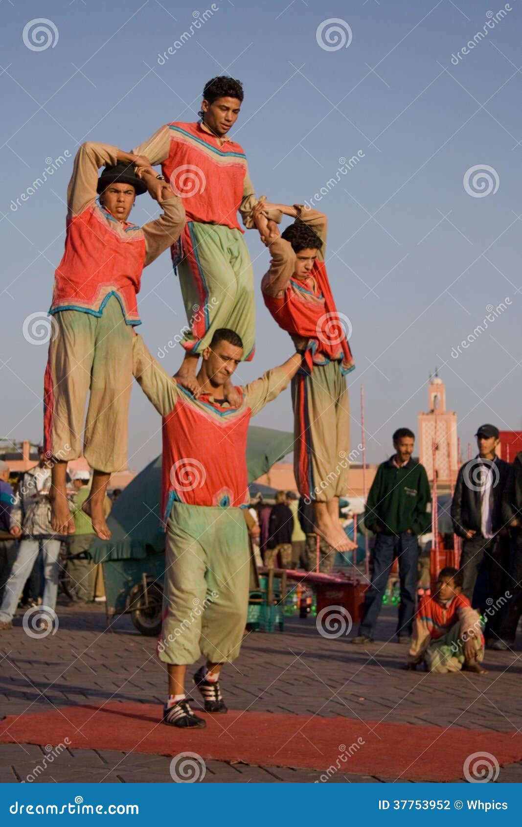 Akrobata przy Djema fotografia editorial. Obraz złożonej z afryka ...