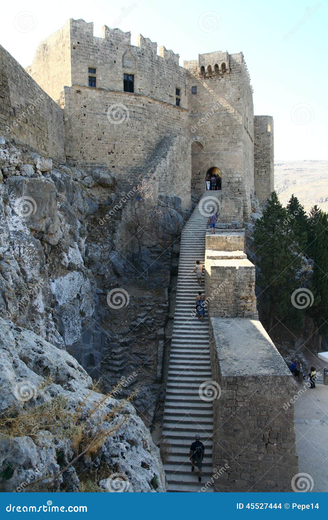 Akropolis in Lindos-stad in Rhodos Redactionele Stock Afbeelding ...