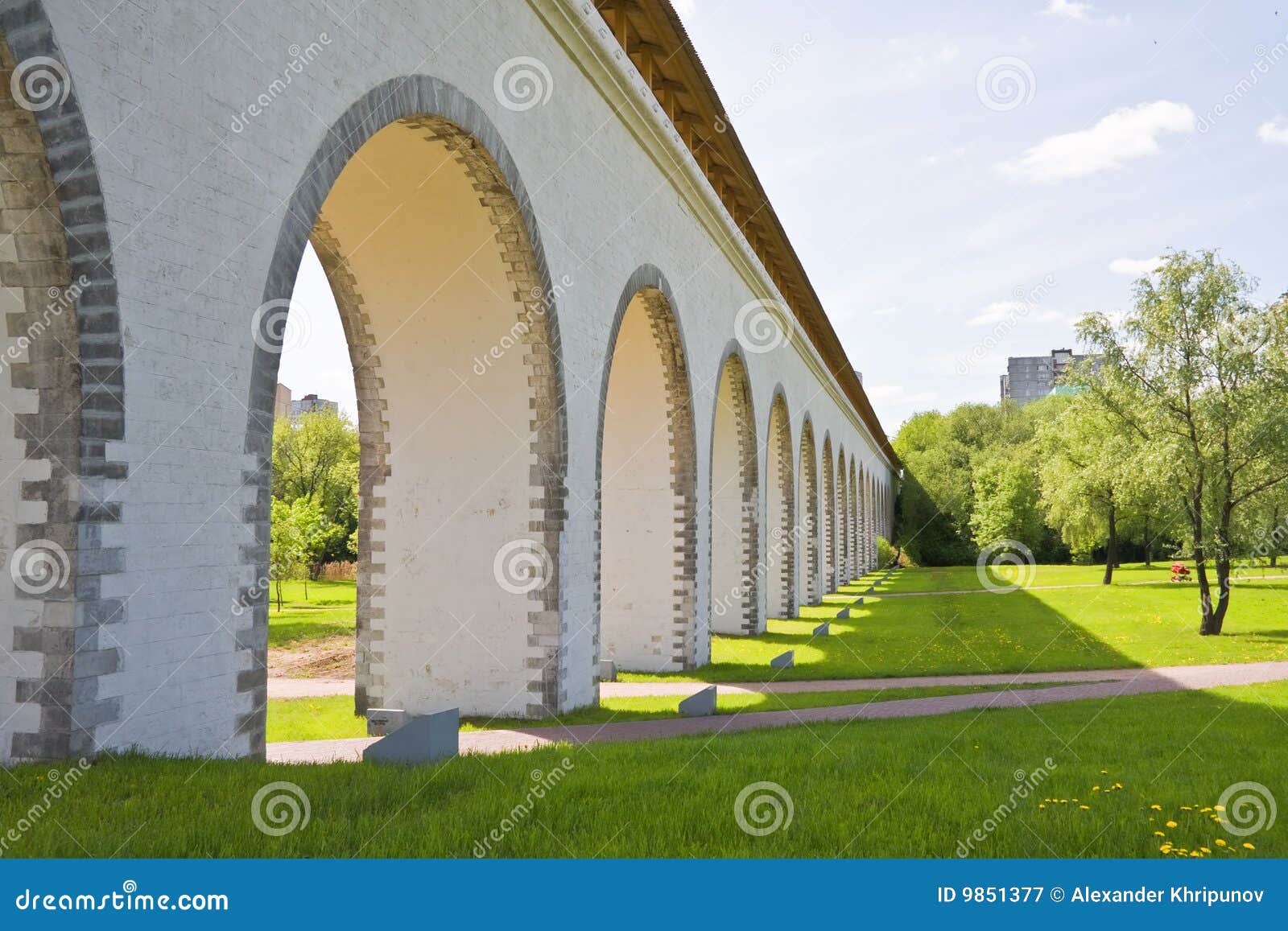 Akvedukt moscow fotografering för bildbyråer. Bild av mark - 9851377