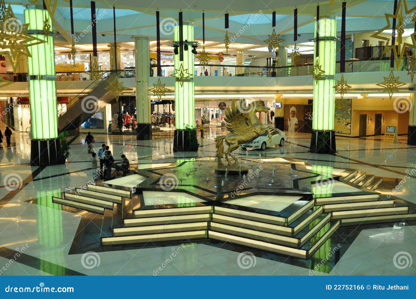 Al Ain Mall aux EAU photo éditorial. Image of monument - 22752166