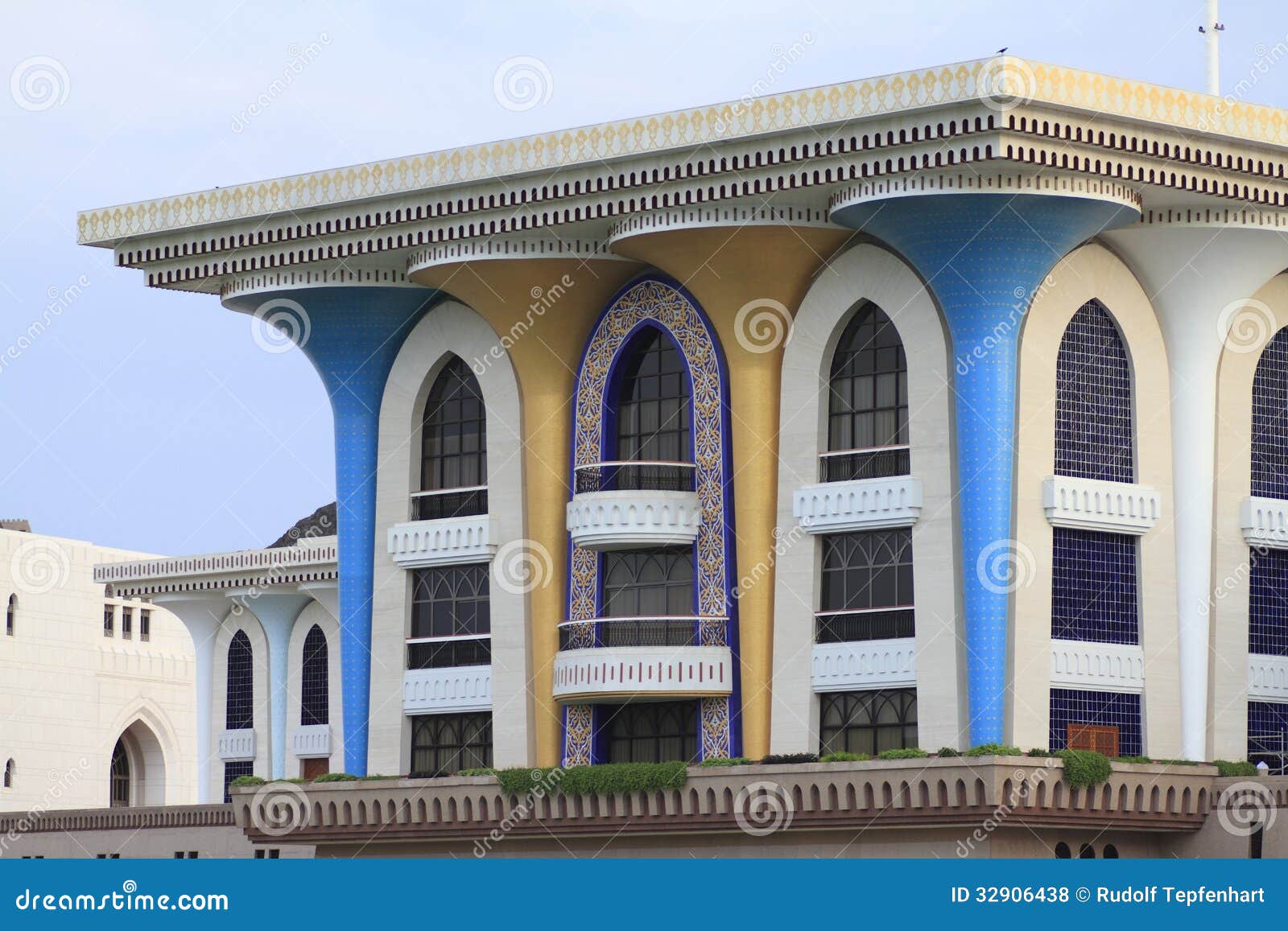 Al Alam Palace fotografia stock. Immagine di oman, arabo - 32906438