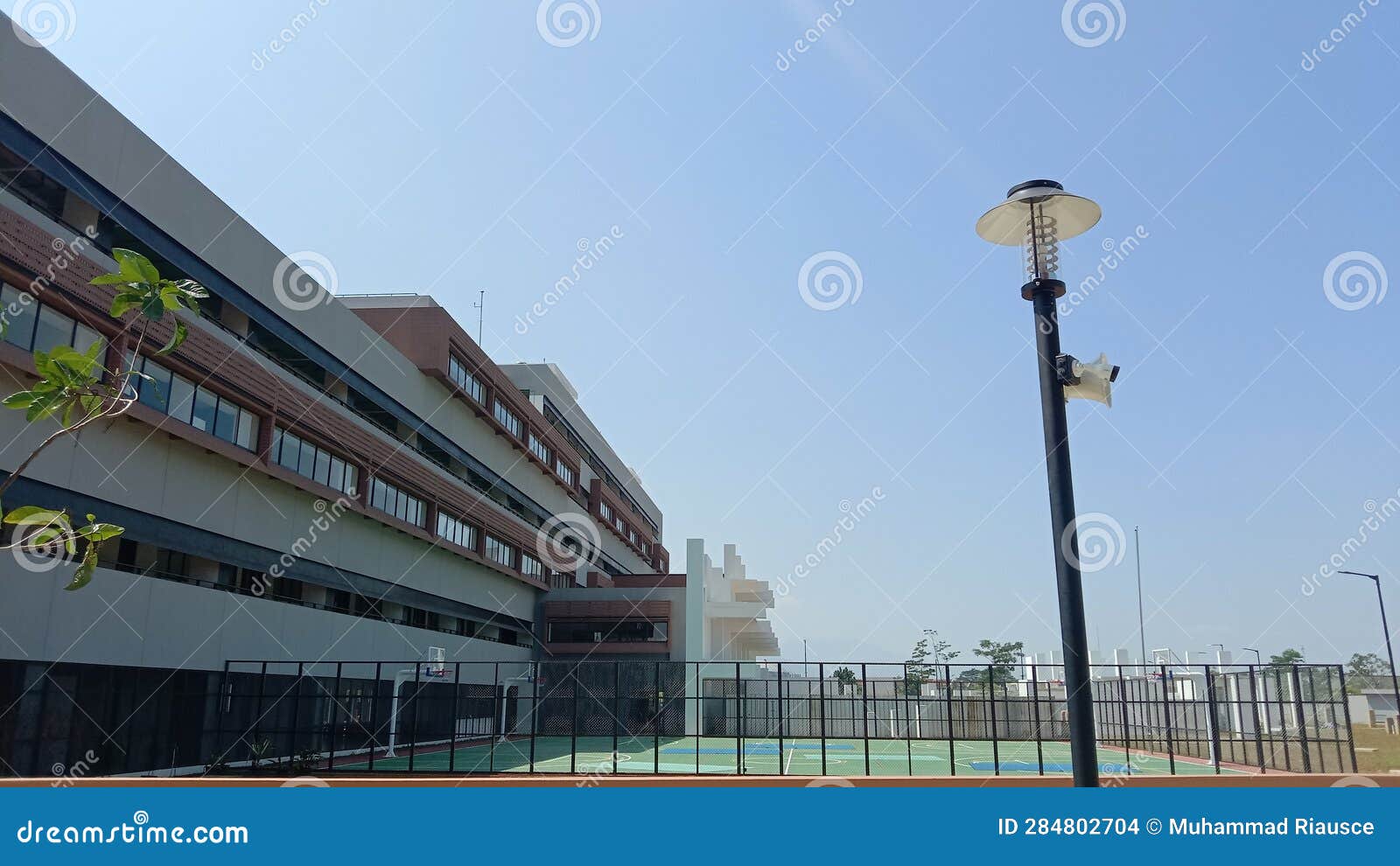 Al-azhar School in Housing and Shopping Centers Stock Photo - Image of ...