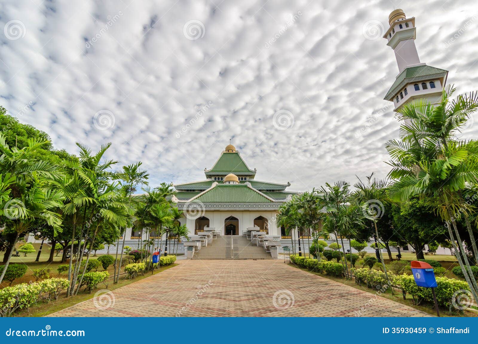 Al Azim mosque stock image. Image of islam, faith, chancel - 35930459