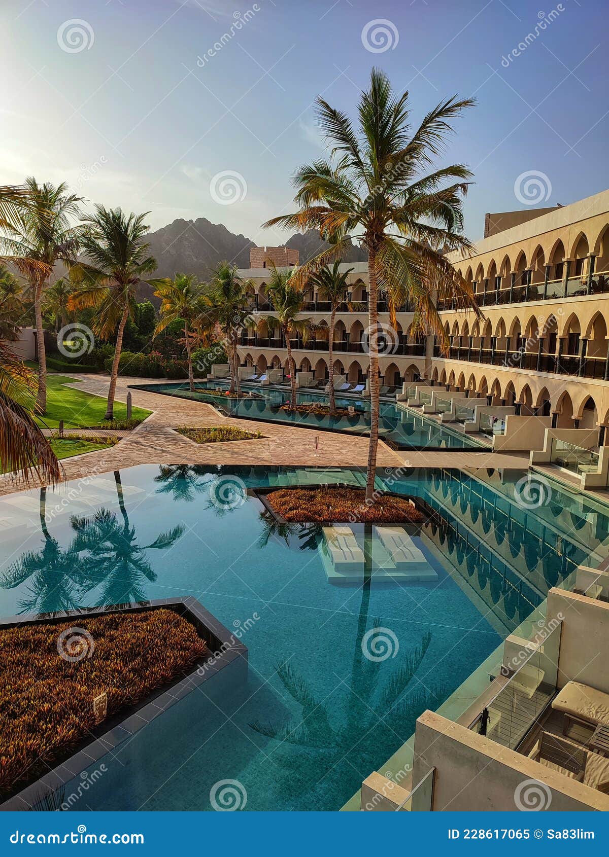 Al Bustan Palace Ritz Muscat Oman Editorial Image - Image of resort ...