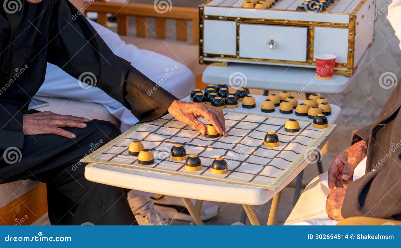 Al Dama Traditional Board Game Stock Photo - Image of gamer, backgammon ...