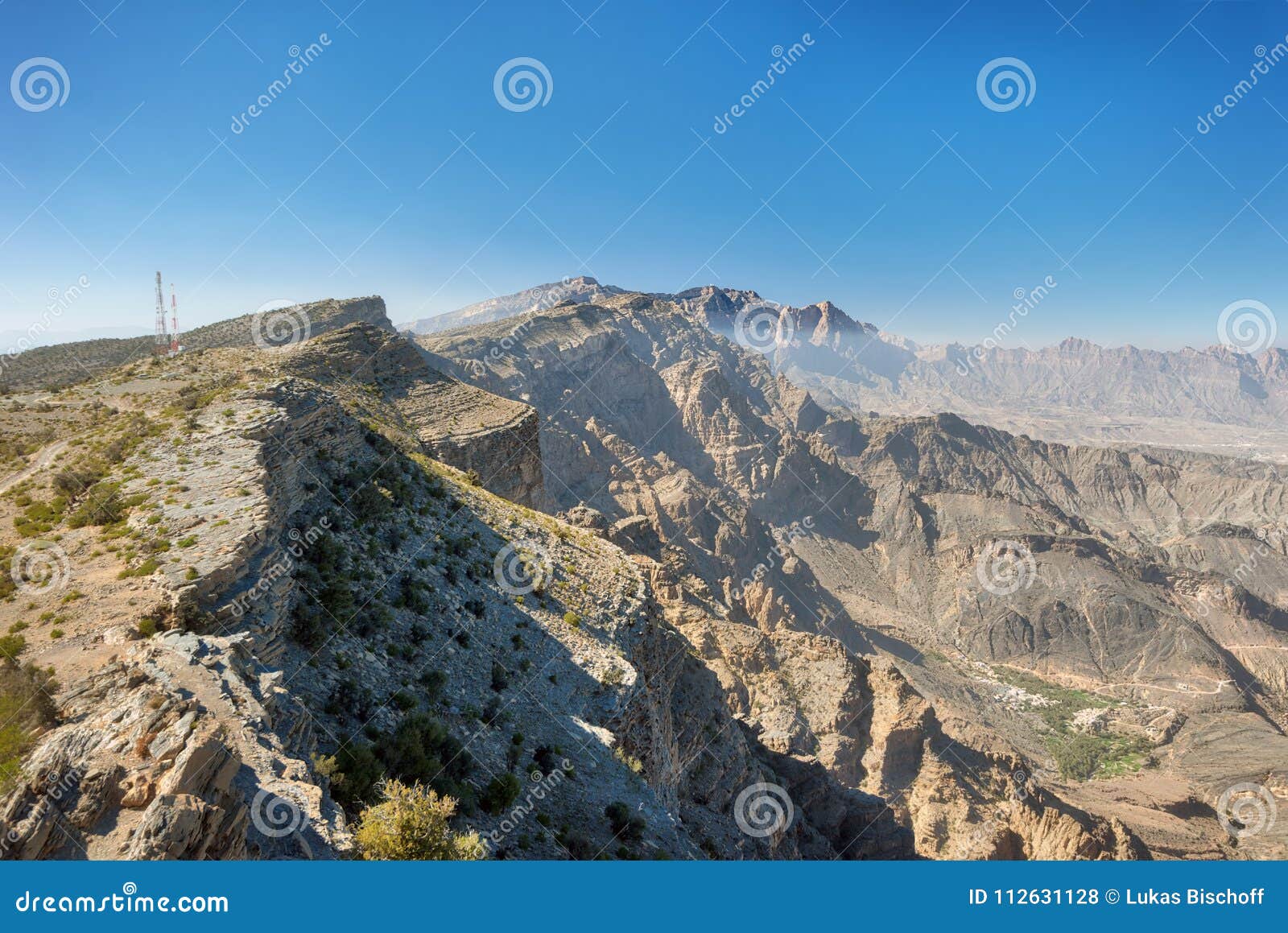 Al Hajar Mountains i Oman arkivfoto. Bild av aquinoen - 112631128