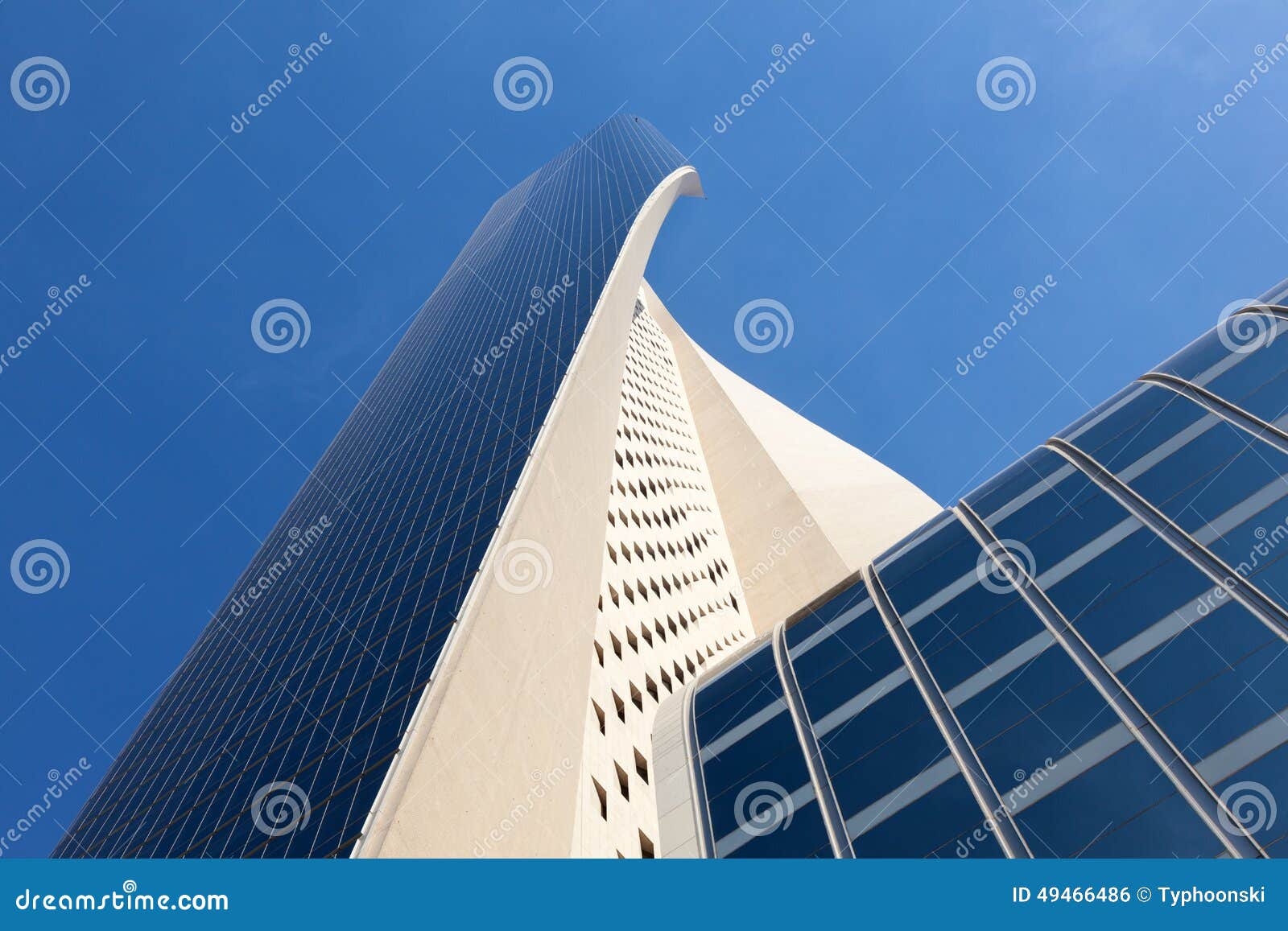 The Al Hamra Tower in Kuwait Editorial Photo - Image of hamra, building ...