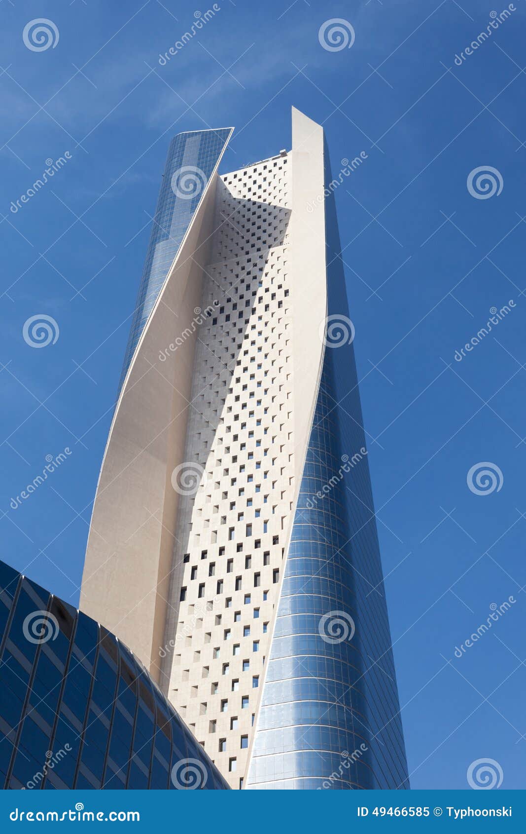 The Al Hamra Tower in Kuwait Editorial Image - Image of tower ...