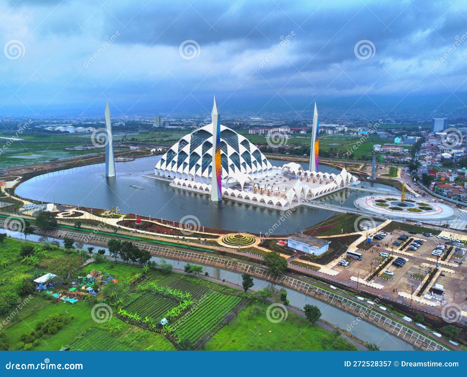 Al Jabbar Mosque stock image. Image of building, architect - 272528357